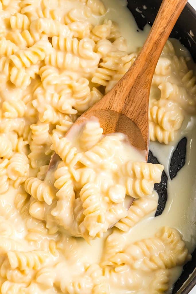 White Cheddar Mac and Cheese - Girl Gone Gourmet